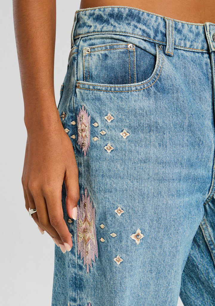 Vero Embroidered Jean – Retrofete